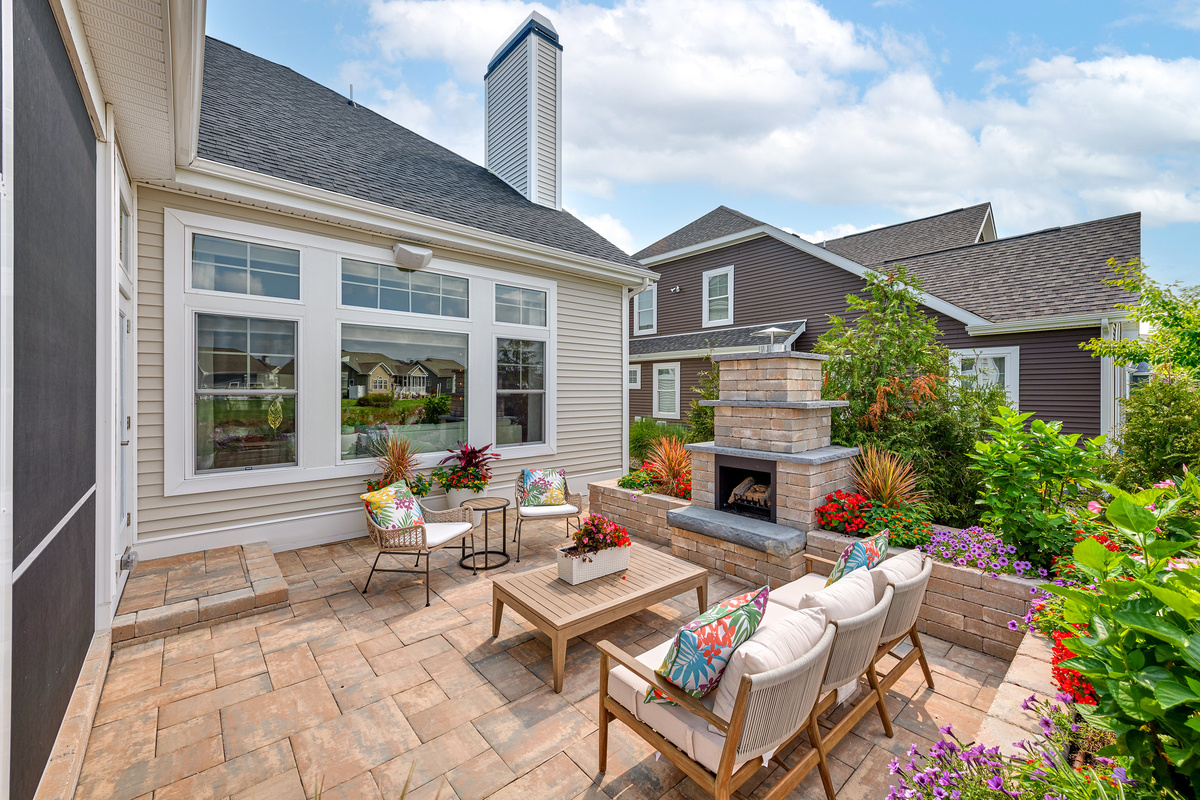 The Whimbrel at Peninsula Lakes - Outdoor Living - Idea Gallery